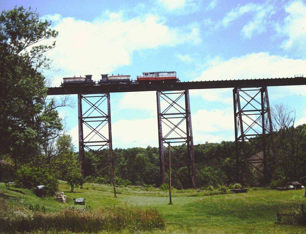 PITTSBURG & SHAWMUT – THE SHAWMUT LINE