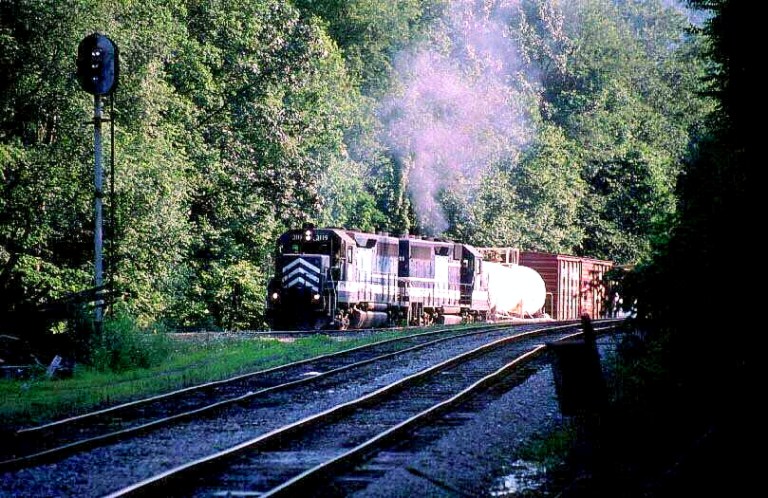 PITTSBURG & SHAWMUT – THE SHAWMUT LINE